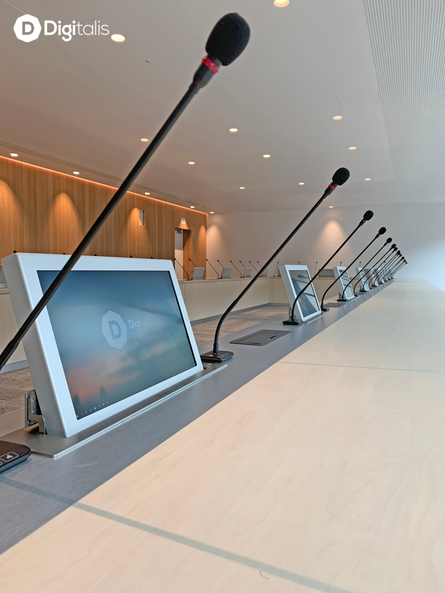 Sophisticated and Functional Boardroom in France - Albiral